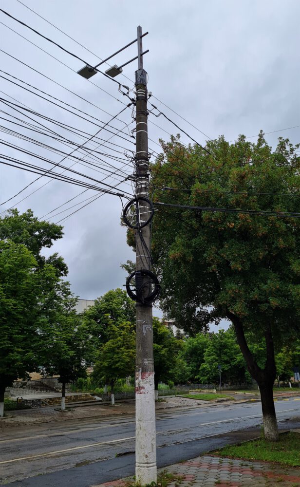 VIDEO// 10 lei pentru un stâlp. Pentru ce va fi plătită noua taxă în ...