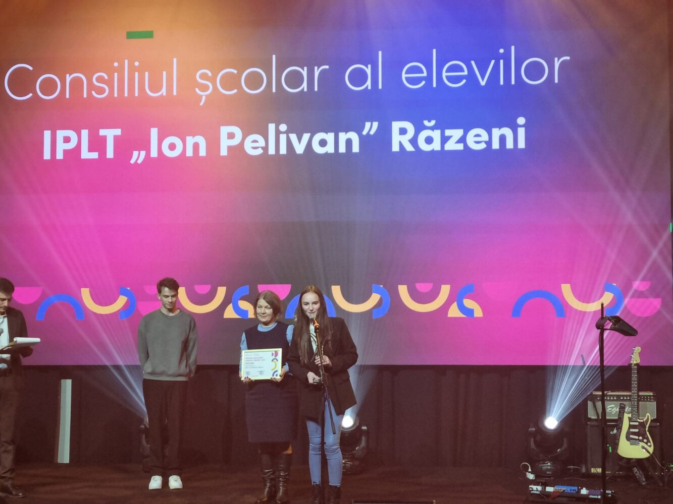 Consiliul elevilor din Liceul Teoretic „Ion Pelivan” din Răzeni ...